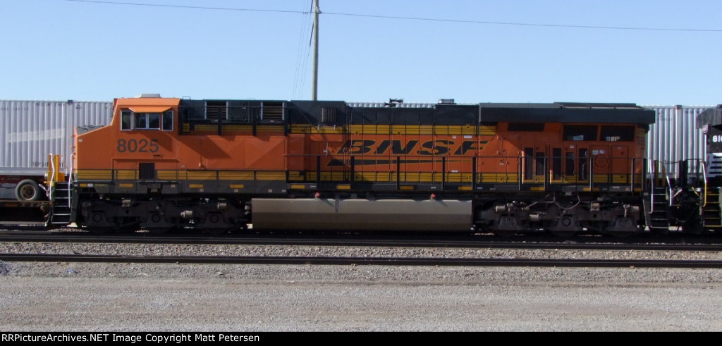 BNSF 8025
